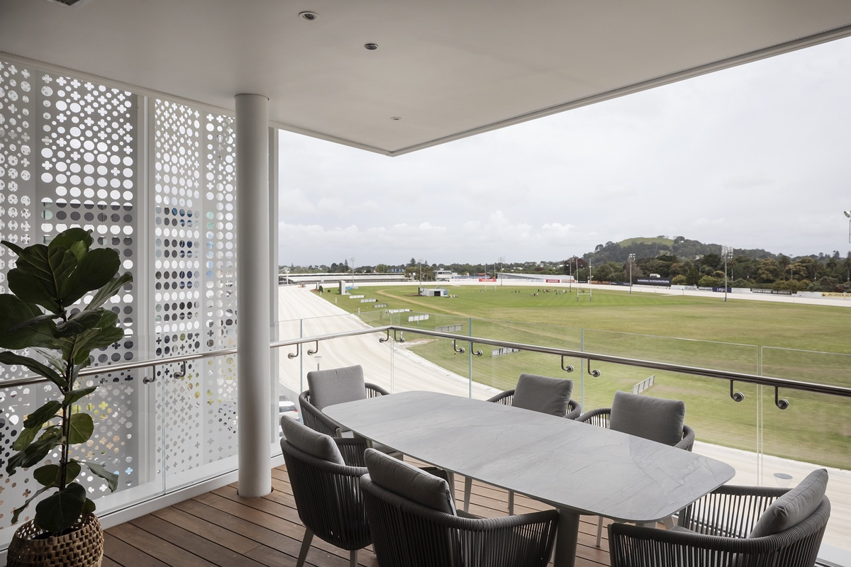 Grandstand living | Architecture Now