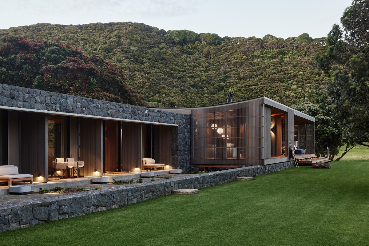 2023 Sir Ian Athfield Award winner: Omata Beach House | Architecture Now