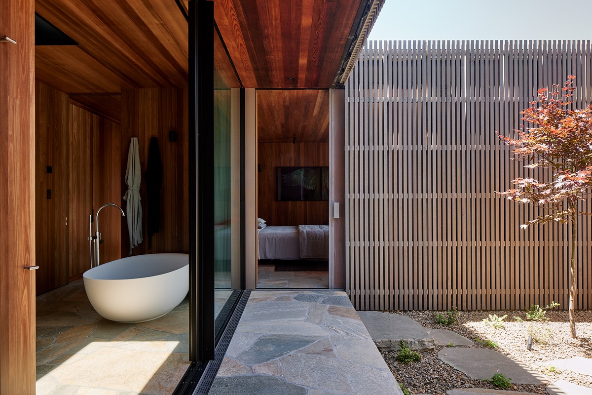 2023 Sir Ian Athfield Award winner: Omata Beach House | Architecture Now