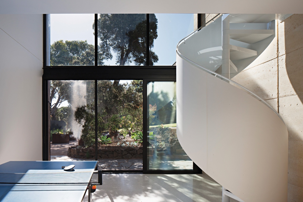 Of its place: Layer House | Architecture Now