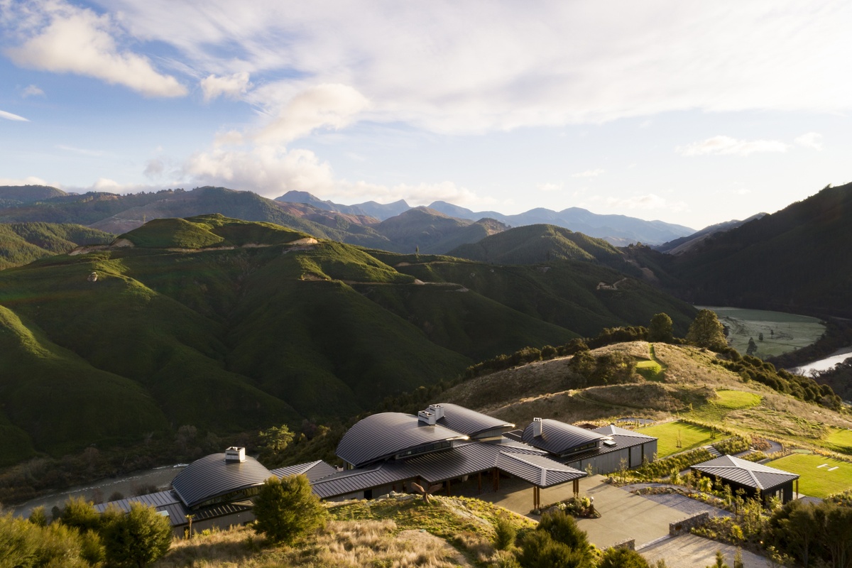 Taking flight: Falcon Brae | Architecture Now