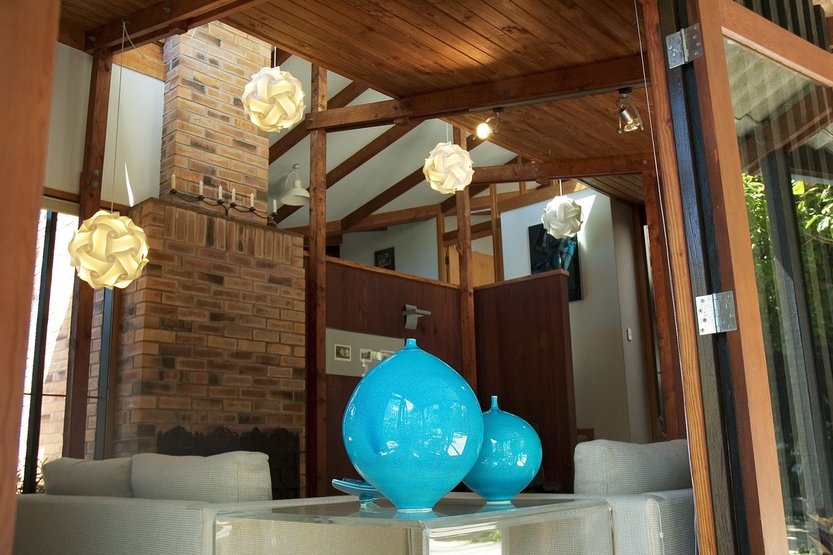 Enduring architecture award-winning house on the market | Architecture Now