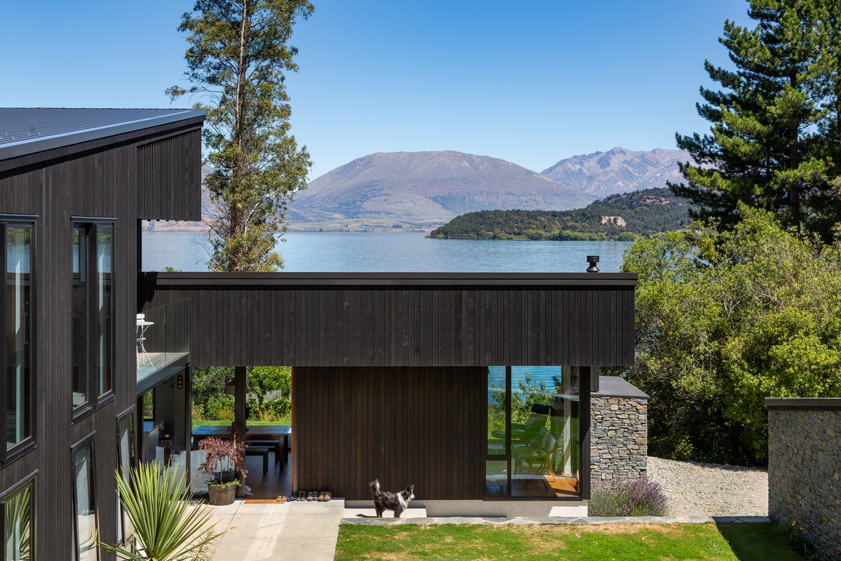 Lakeside hideaway | Architecture Now