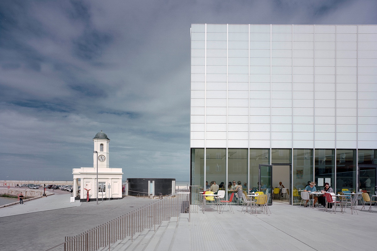 Sir David Alan Chipperfield CH receives the 2023 Pritzker Architecture ...