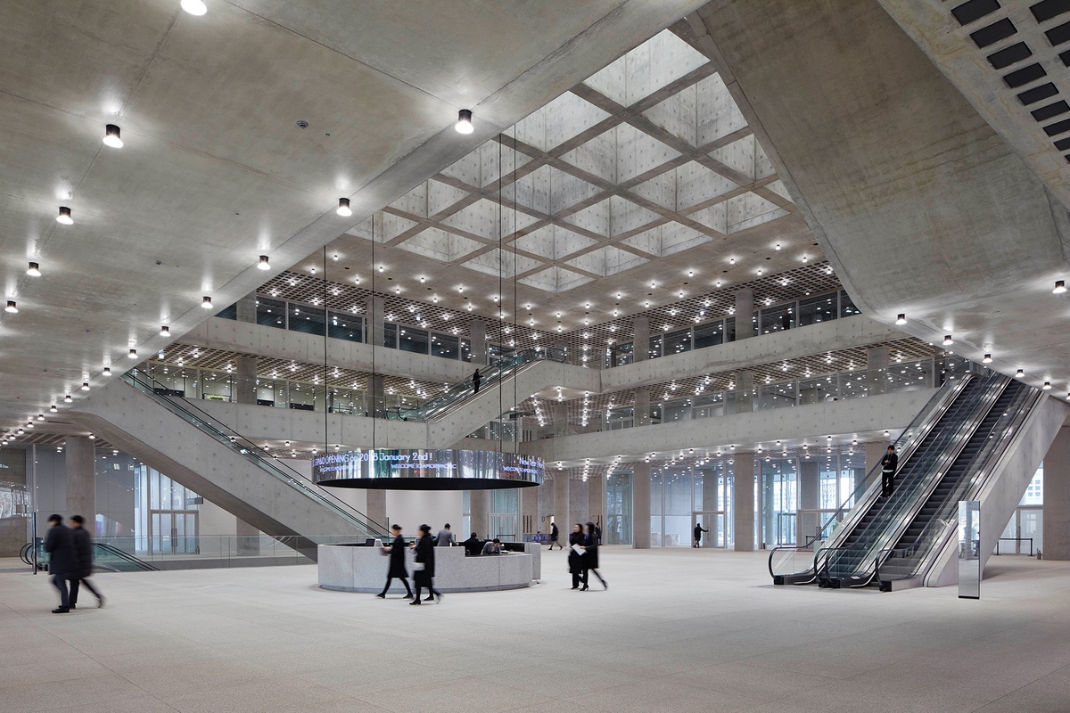 Sir David Alan Chipperfield CH receives the 2023 Pritzker Architecture ...