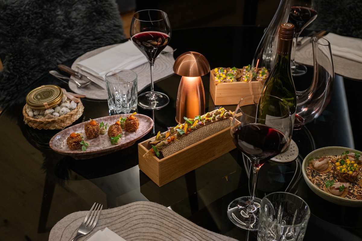 A striking peak for fine dining | Architecture Now