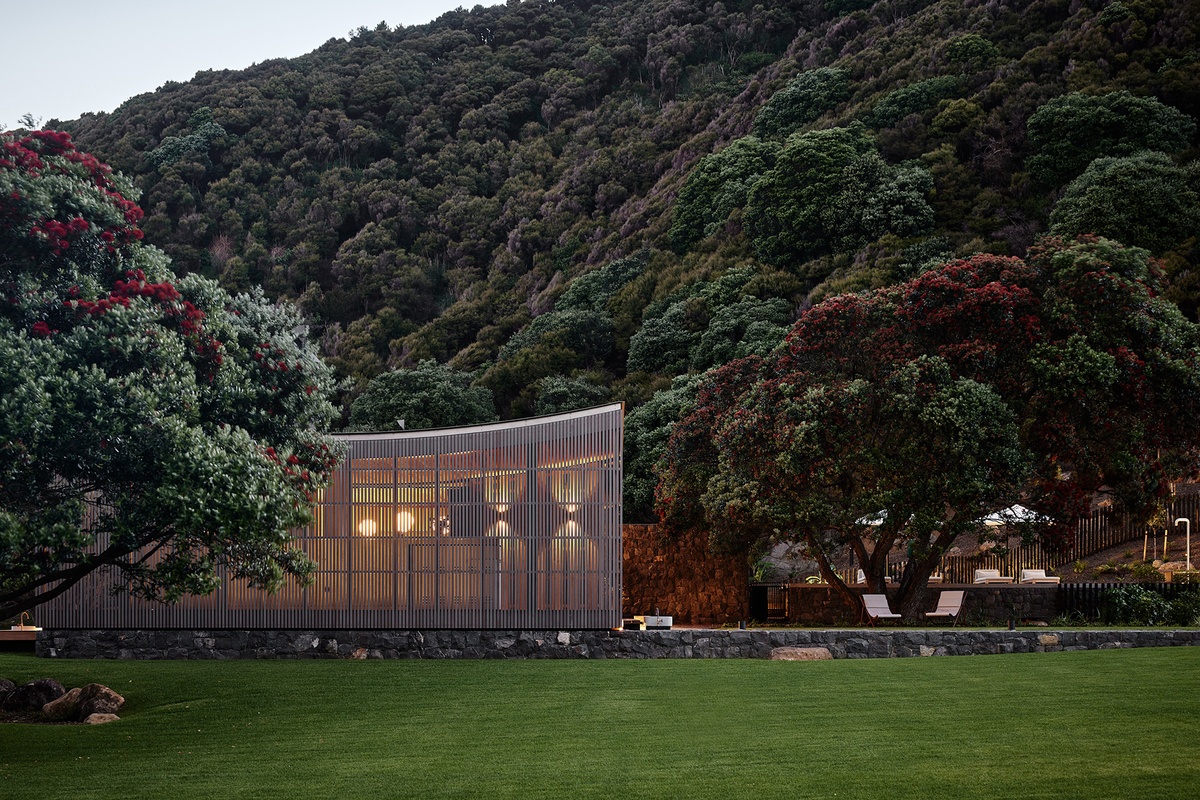 2023 Sir Ian Athfield Award winner: Omata Beach House | Architecture Now