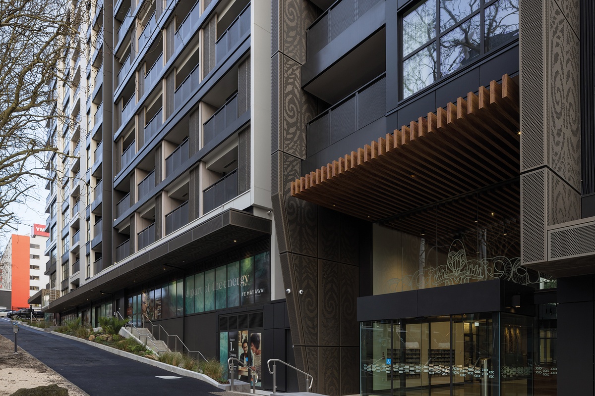 Warm walls and good manners | Architecture Now