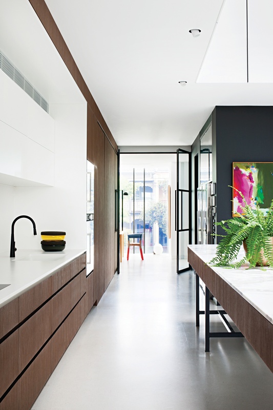 Alluring and bold: Mixed Use House | Architecture Now