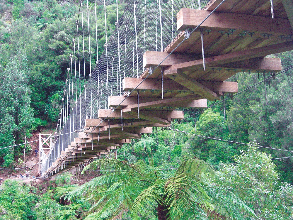 Striking suspension | Architecture Now