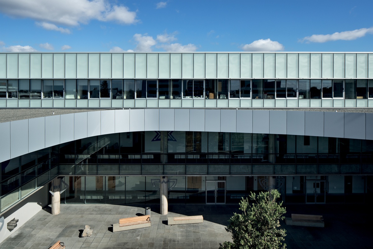 Shifting courts | Architecture Now