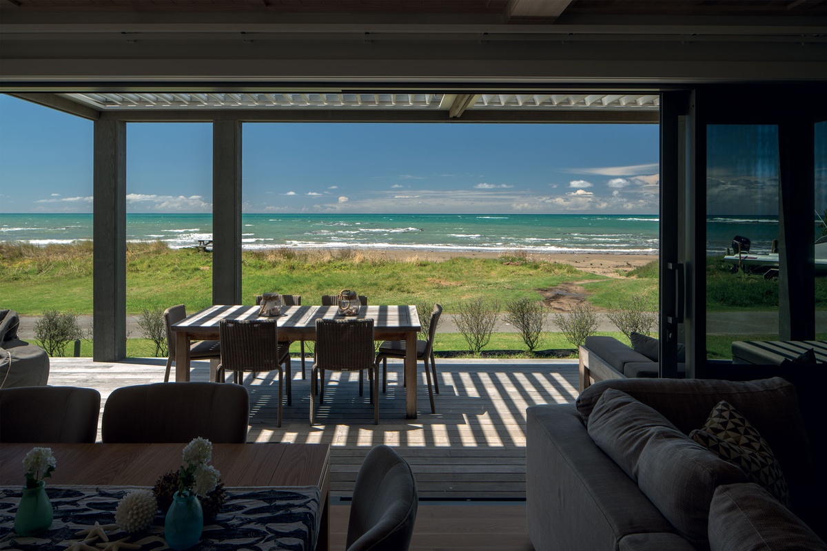 The modern bach: Pourerere Beach House | Architecture Now