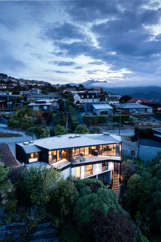 Perched high on the Port Hills | Architecture Now