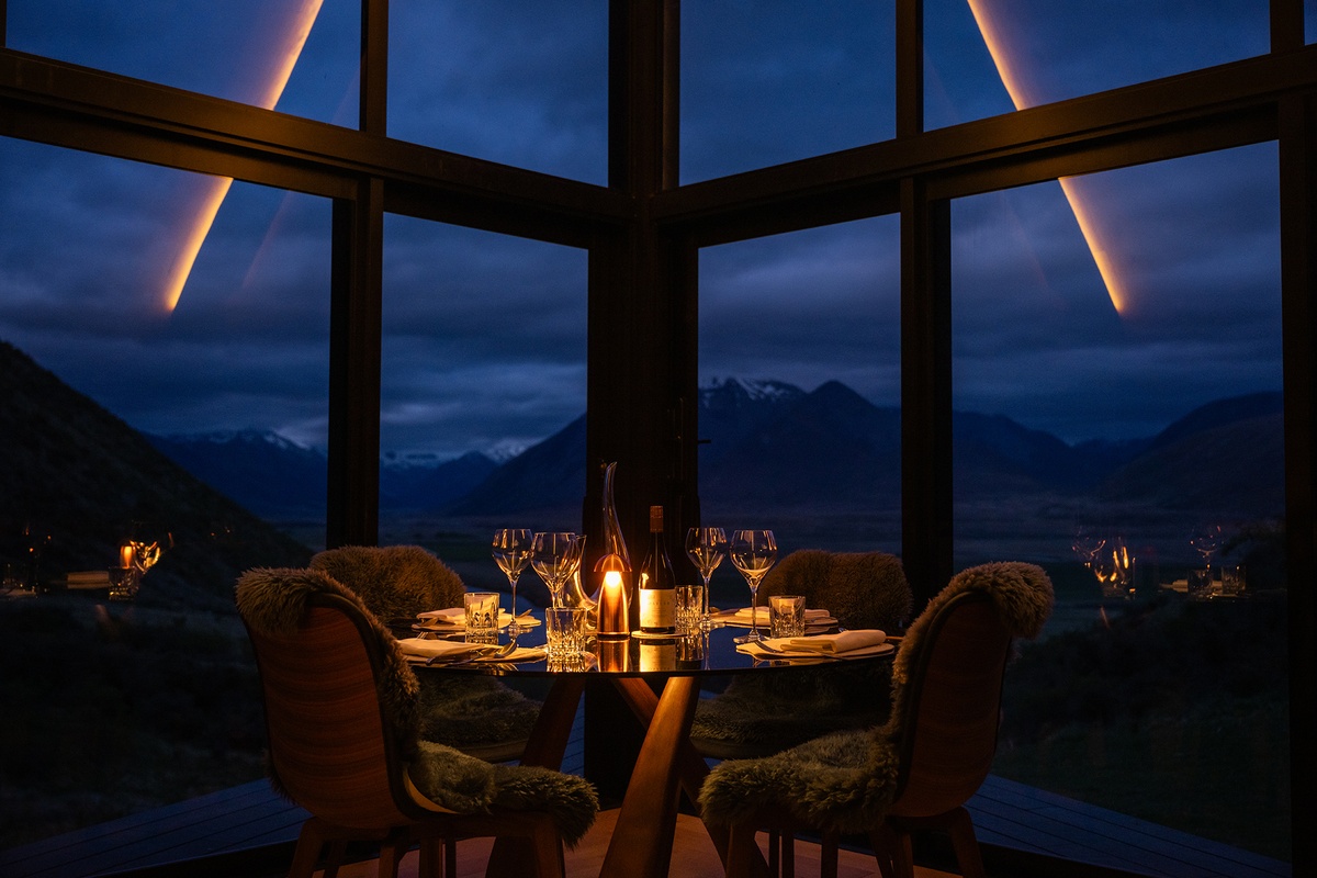 A striking peak for fine dining | Architecture Now